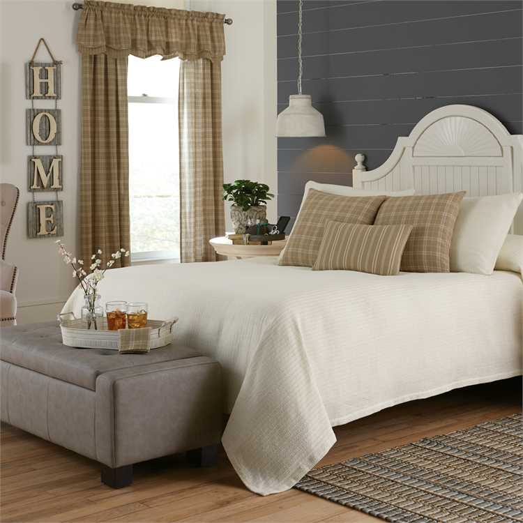 Farmington Cream Bedspread Queen 94x108 | Country Farmhouse Bedding ...